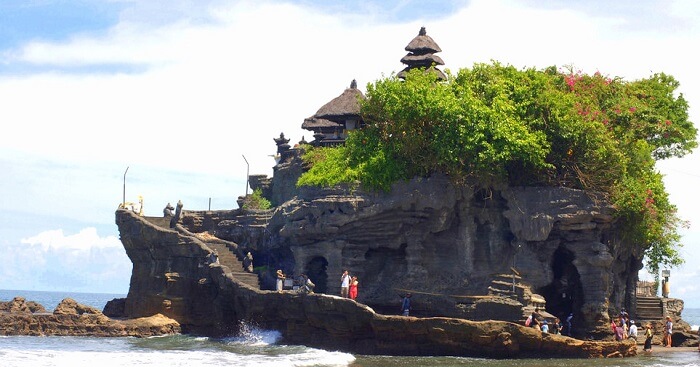 Tanah Lot Temple: A Guide For Visiting The Most Blissful Place